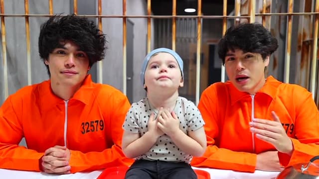 Watch Stokes Twins S01:E13 - Going Back to Middle School / Eating Death ...