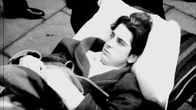 Watch Fred Dinenage: Murder Casebook S01:E07 - Derek Bentley - Free TV Shows | Tubi